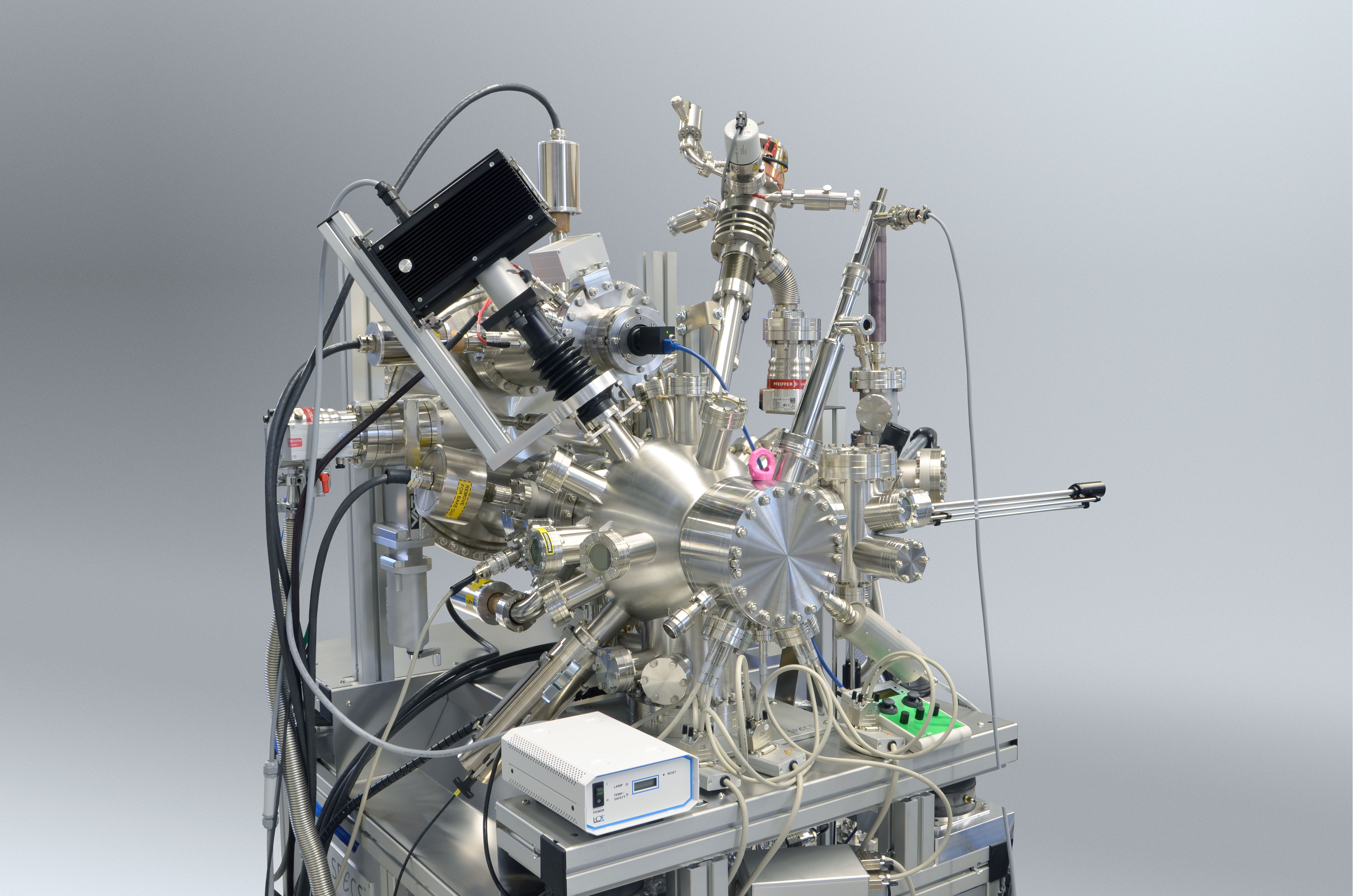 First Integration of KREIOS 150 MM 2D-CMOS Momentum Microscope with ...